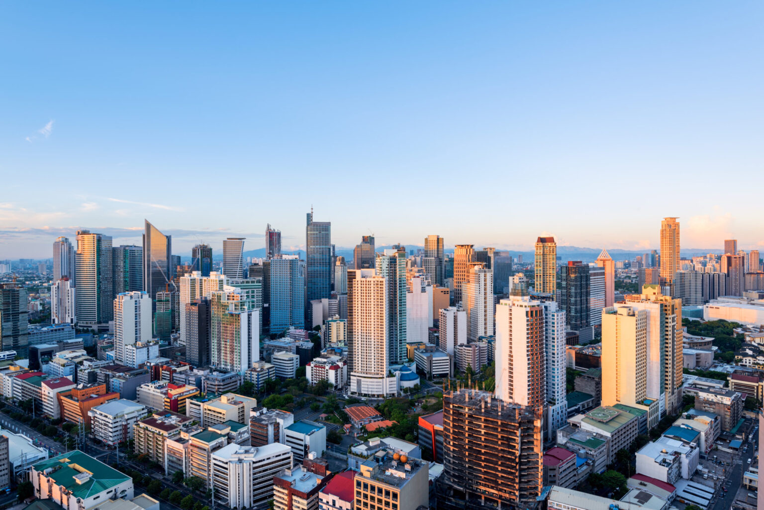 Pinas, binigyan ng ‘negative’ outlook ng Fitch Ratings sa investment at ...