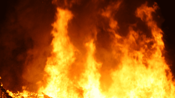 Sunog sumiklab sa Valenzuela Gateway Complex - Remate Online
