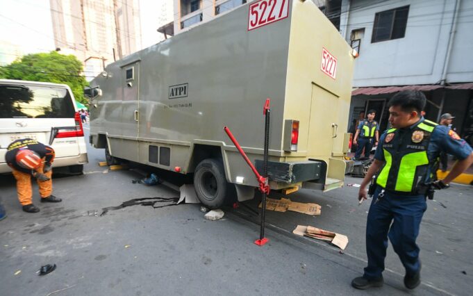 Rider pumailalim sa armored car, utas - Remate Online