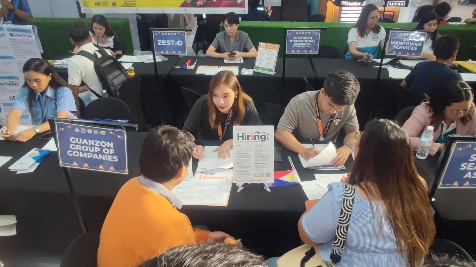 41 fresh grads, hired on-the-spot sa DOLE Job Fair sa Ilocos Norte ...